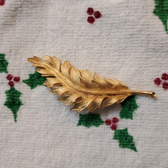 Coro | Accessories | Vintage Leaf Brooch | Poshmark